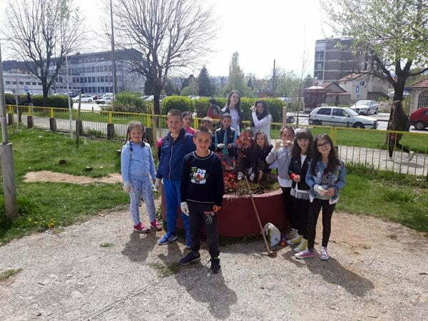 OŠ “Luka Simonović”: Dan planete Zemlje obilježen brojnim aktivnostima ...